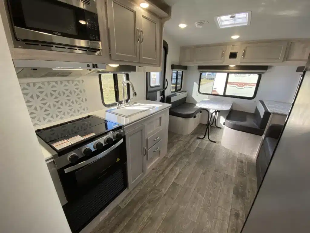 Roulotte Gulf Stream Vista Cruiser 23rss 2025 - Roulottes Beaulieu