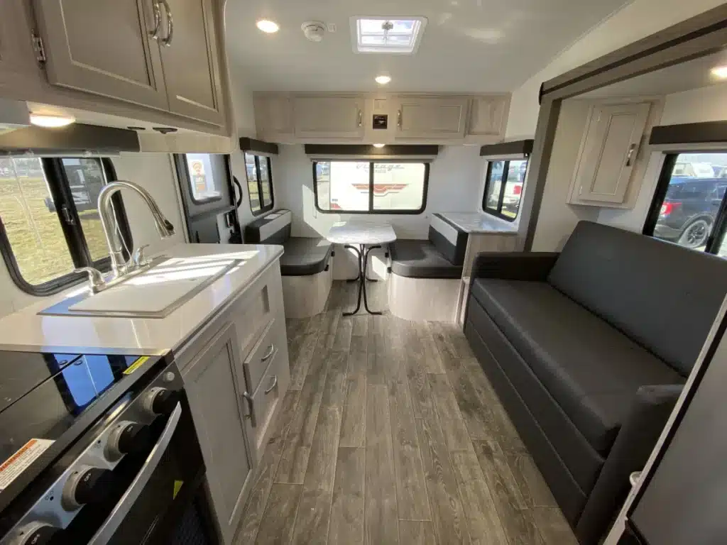 Roulotte Gulf Stream Vista Cruiser 23rss 2025 - Roulottes Beaulieu